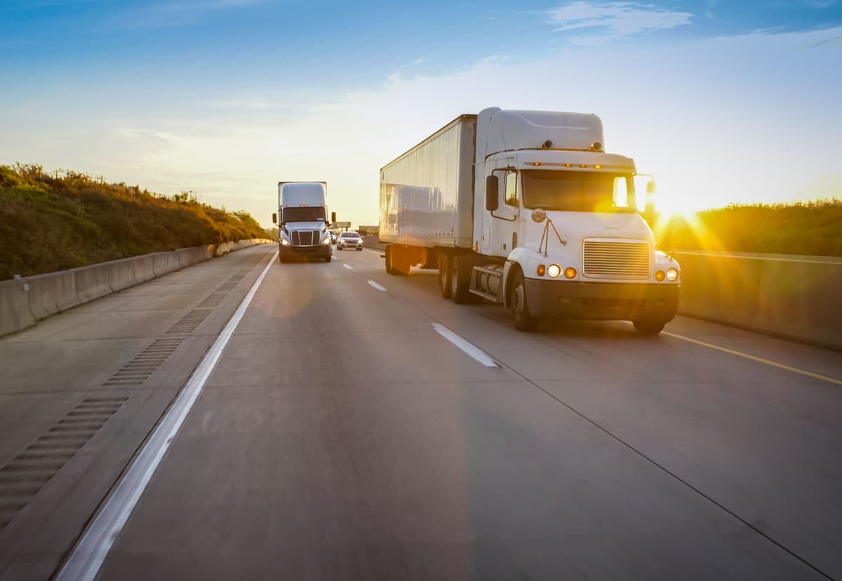 Semi-Truck Dash Cams | Truck Camera Systems | Radius