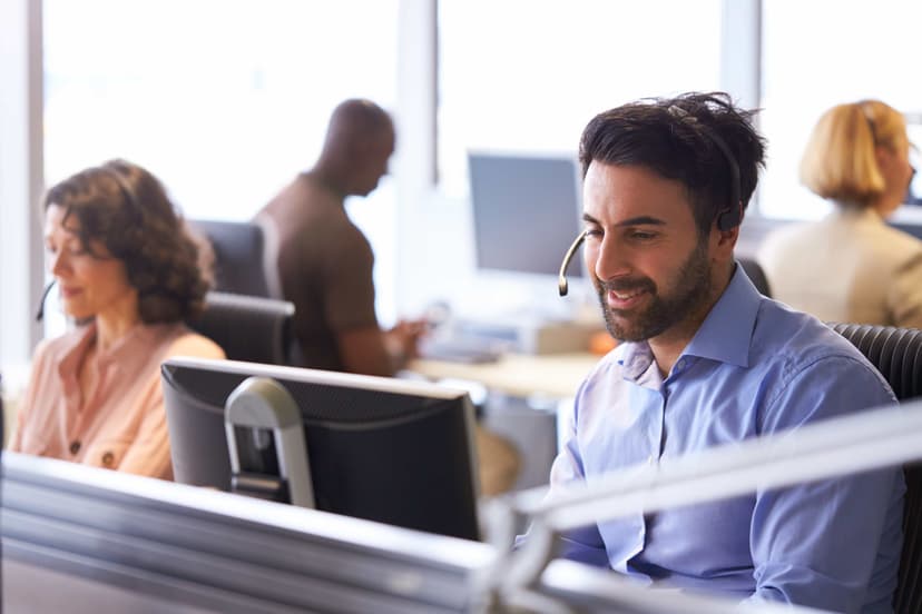 Contact centre solutions | Call centre phone system | Radius