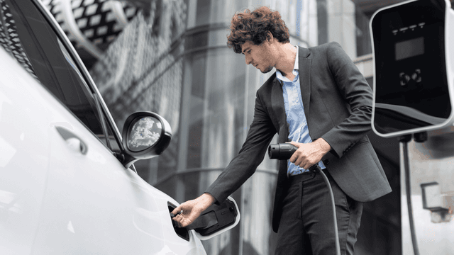 Electric Vehicle Telematics | Telematics For EVs | Radius